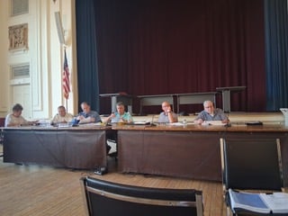 Neighbors settle peacefully in chicken permission petition – Waltham Times